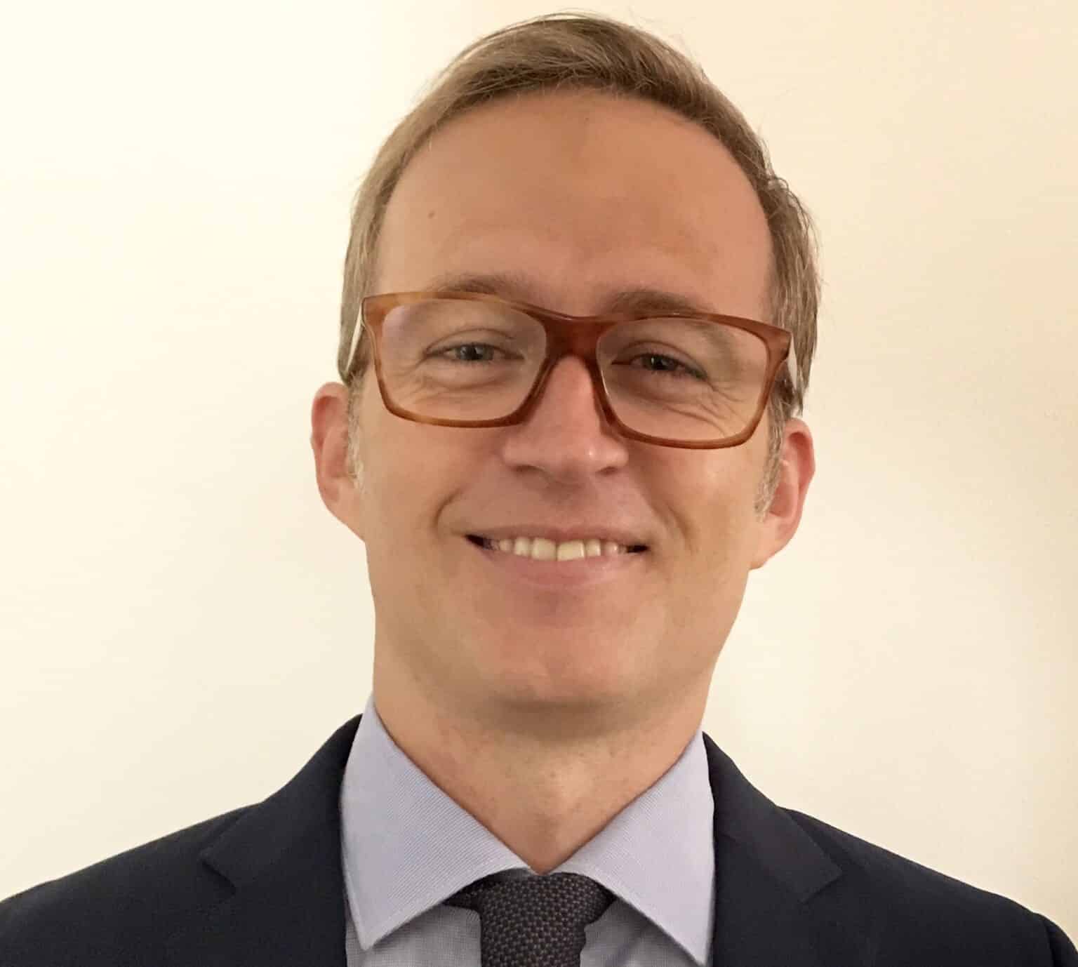 Simon Gineste é o novo presidente do Grupo Novartis | Netfarma